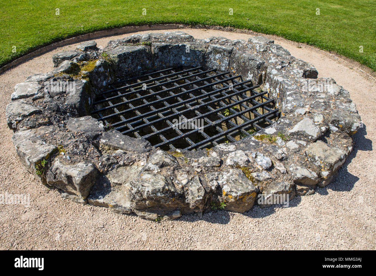 The medieval well inside the ruin of the historic Pevensey Castle in ...
