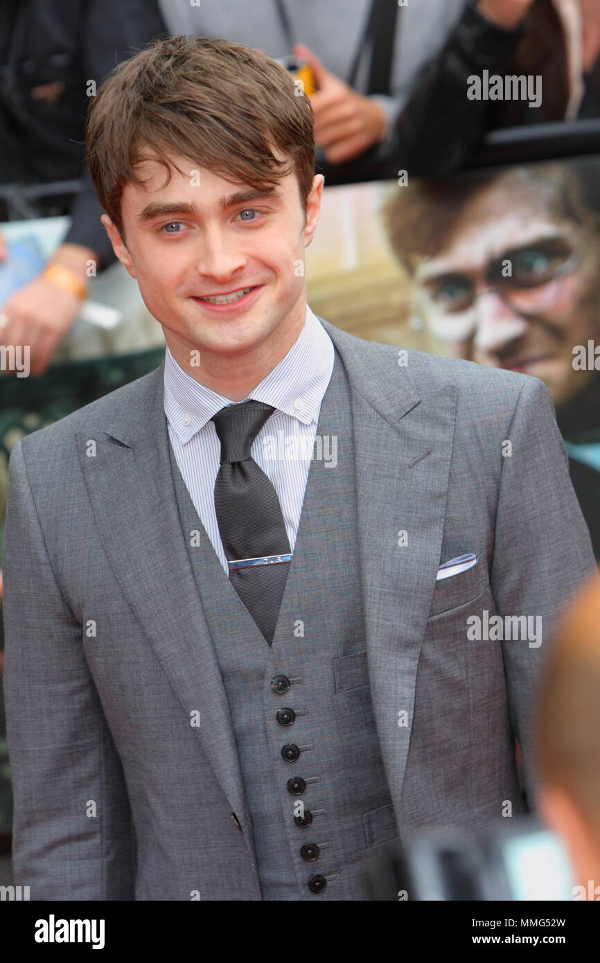 UK - Entertainment - Daniel Radcliffe at the UK Film Premiere of HARRY ...