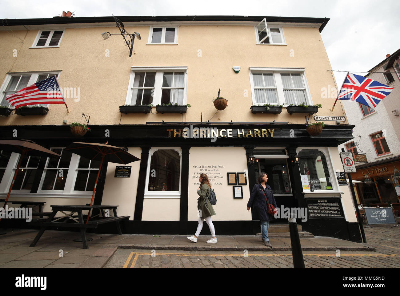 The Prince Harry pub in Windsor, Berkshire, is decorated with both US ...