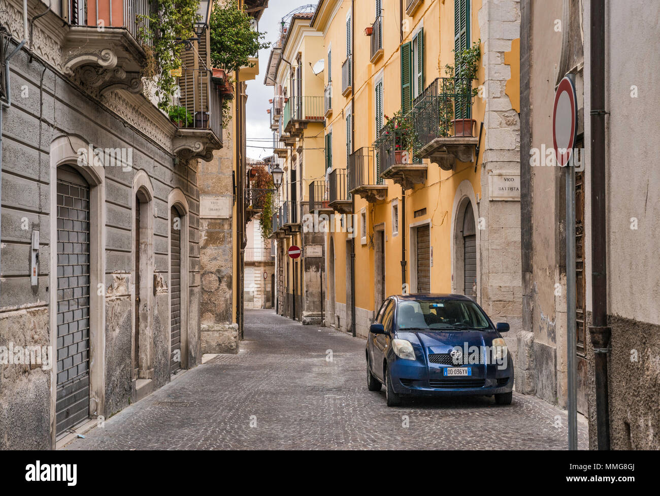 Via Corfinio at centro historico of Sulmona, Abruzzo, Italy Stock Photo ...