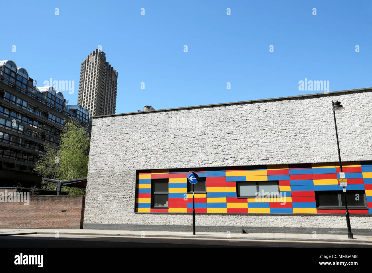 Modern school building exterior hi-res stock photography and images - Alamy