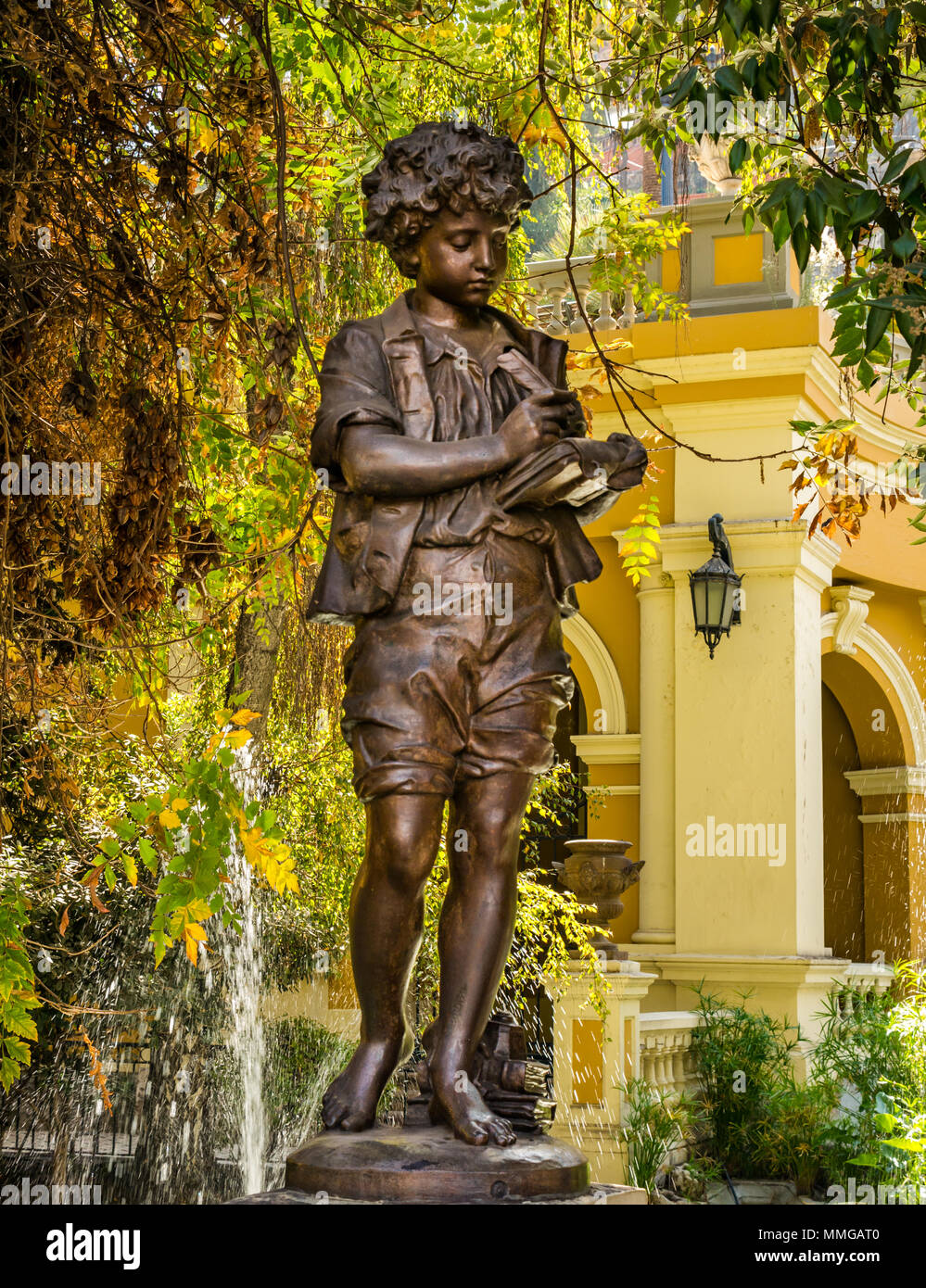 Gardens park fountain statue sculpture hi-res stock photography and ...