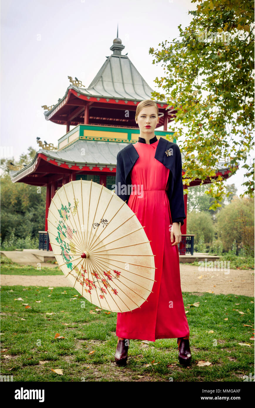 High end model hi-res stock photography and images - Alamy