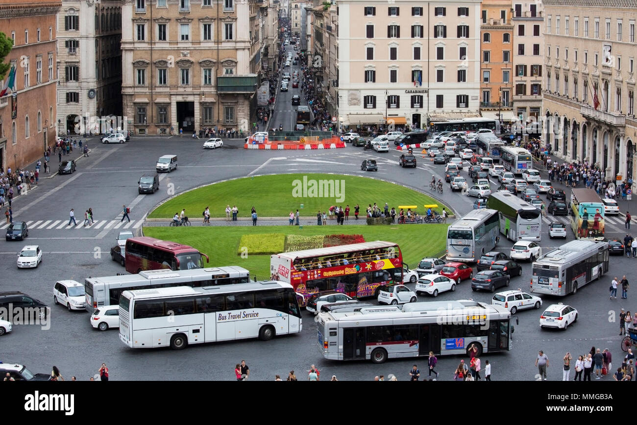 Italian traffic jam hi-res stock photography and images - Alamy