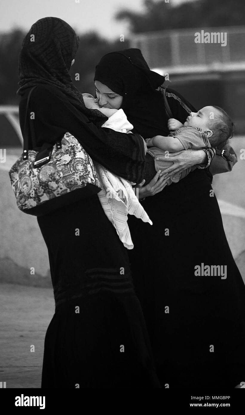 Saudi Women High Resolution Stock Photography and Images - Alamy