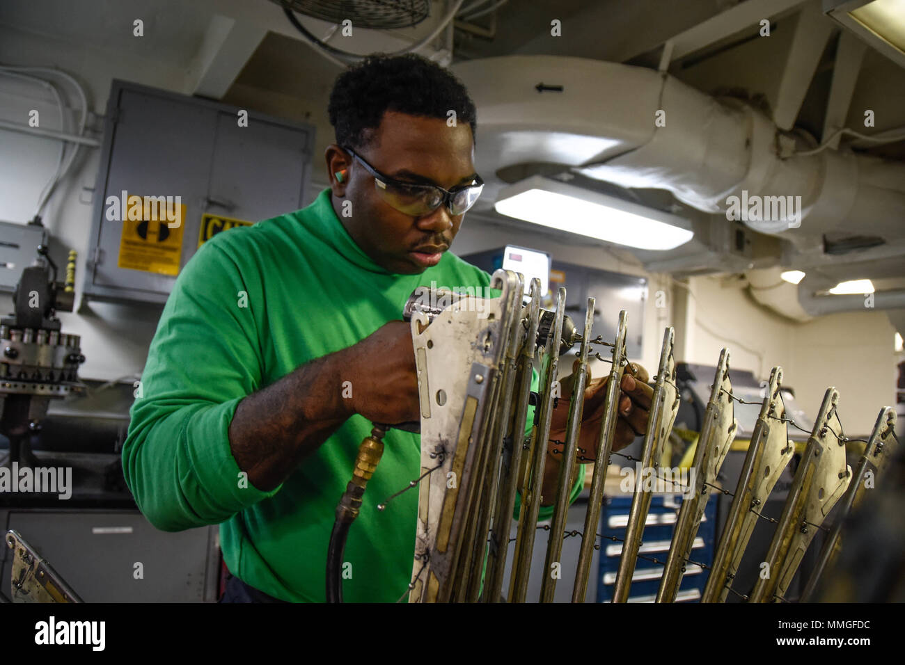 171206-N-FA490-2054 ARABIAN GULF (Dec. 6, 2017) Aviation Structural ...