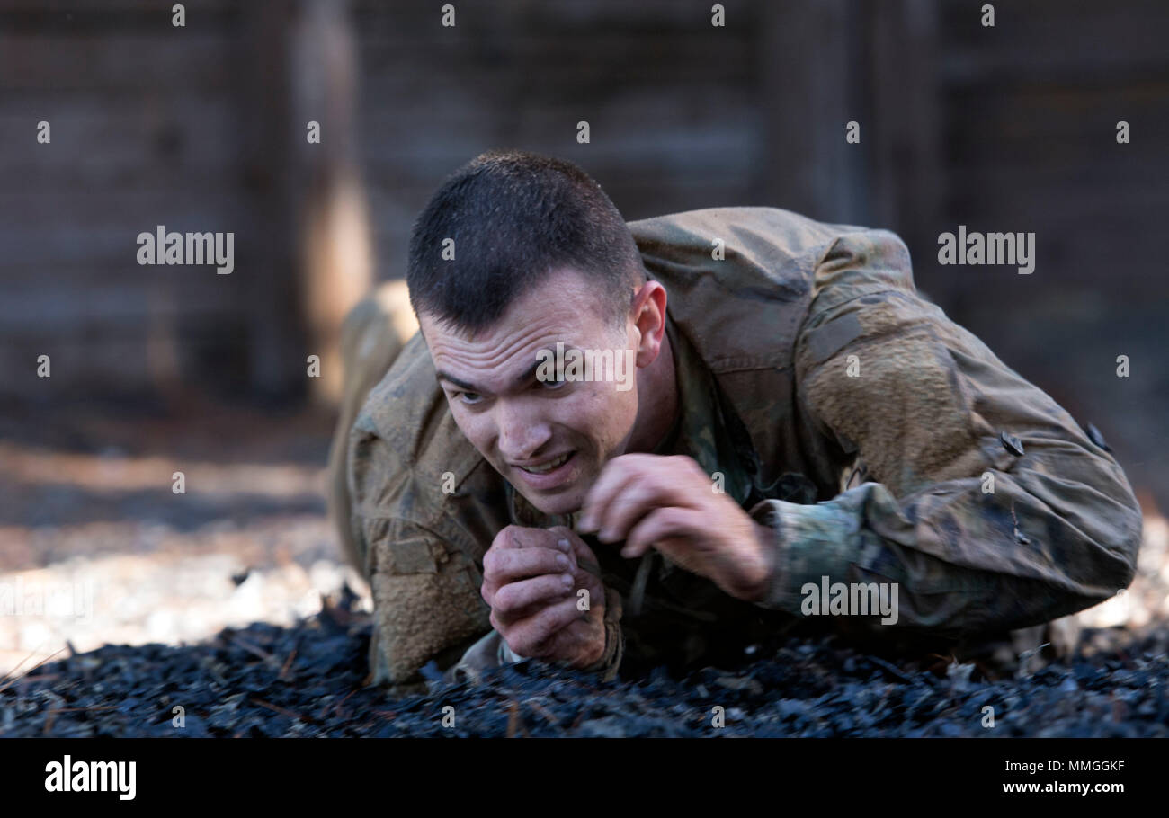 Staff Sgt. Alec Brinkman, a drill sergeant with the 165th Infantry ...