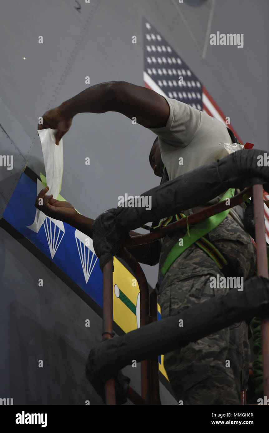Staff Sgt. Darryl McRae, 19th Aircraft Maintenance Squadron aircraft ...