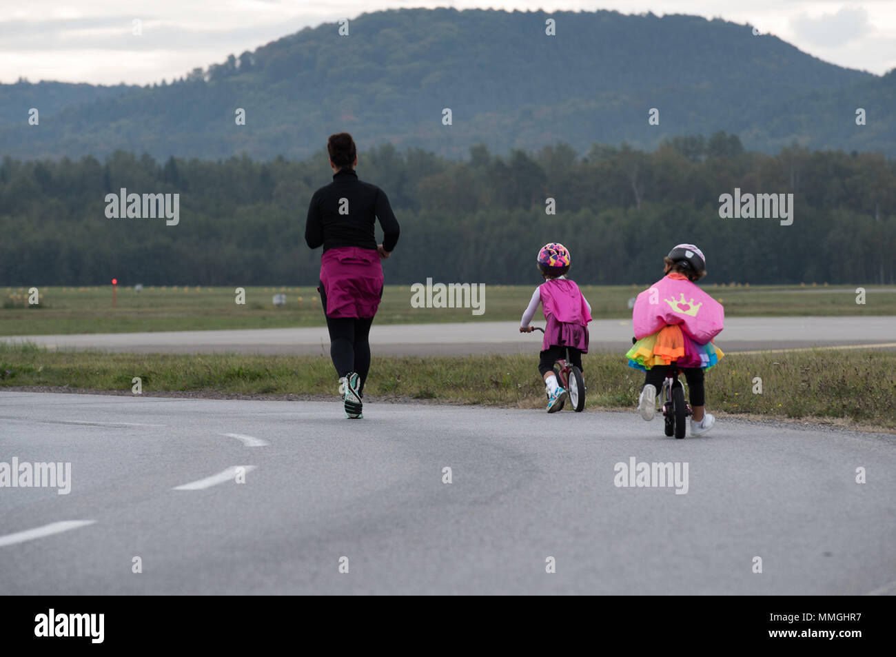 Members of the Kaiserslautern Military Community run for the National ...