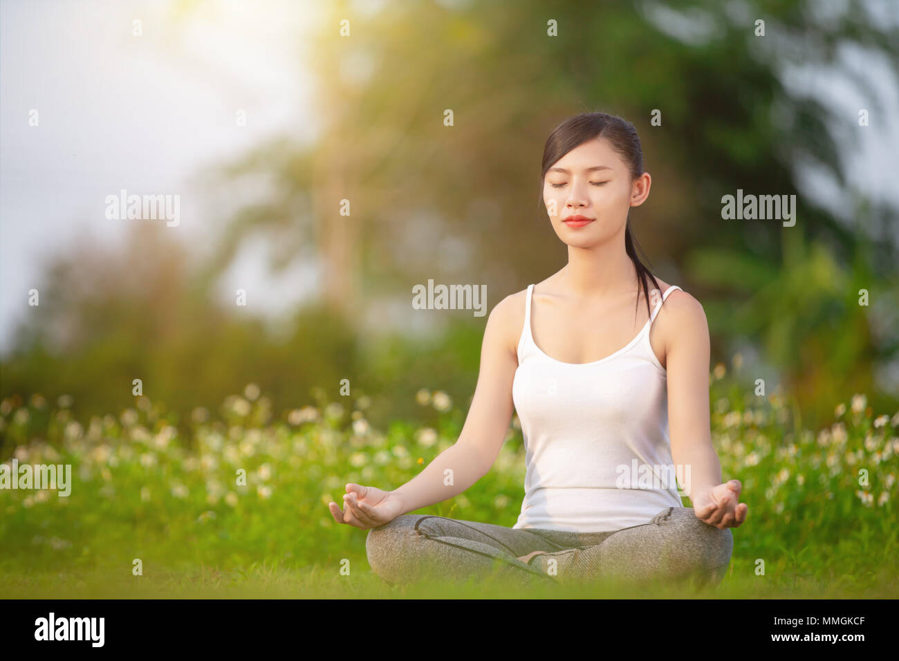 Lady yoga hi-res stock photography and images - Alamy