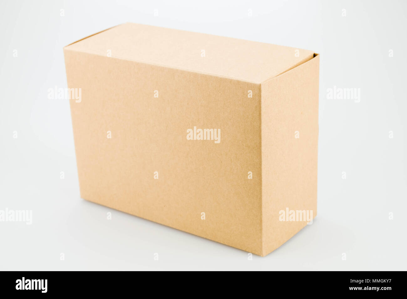 box on white background Stock Photo - Alamy
