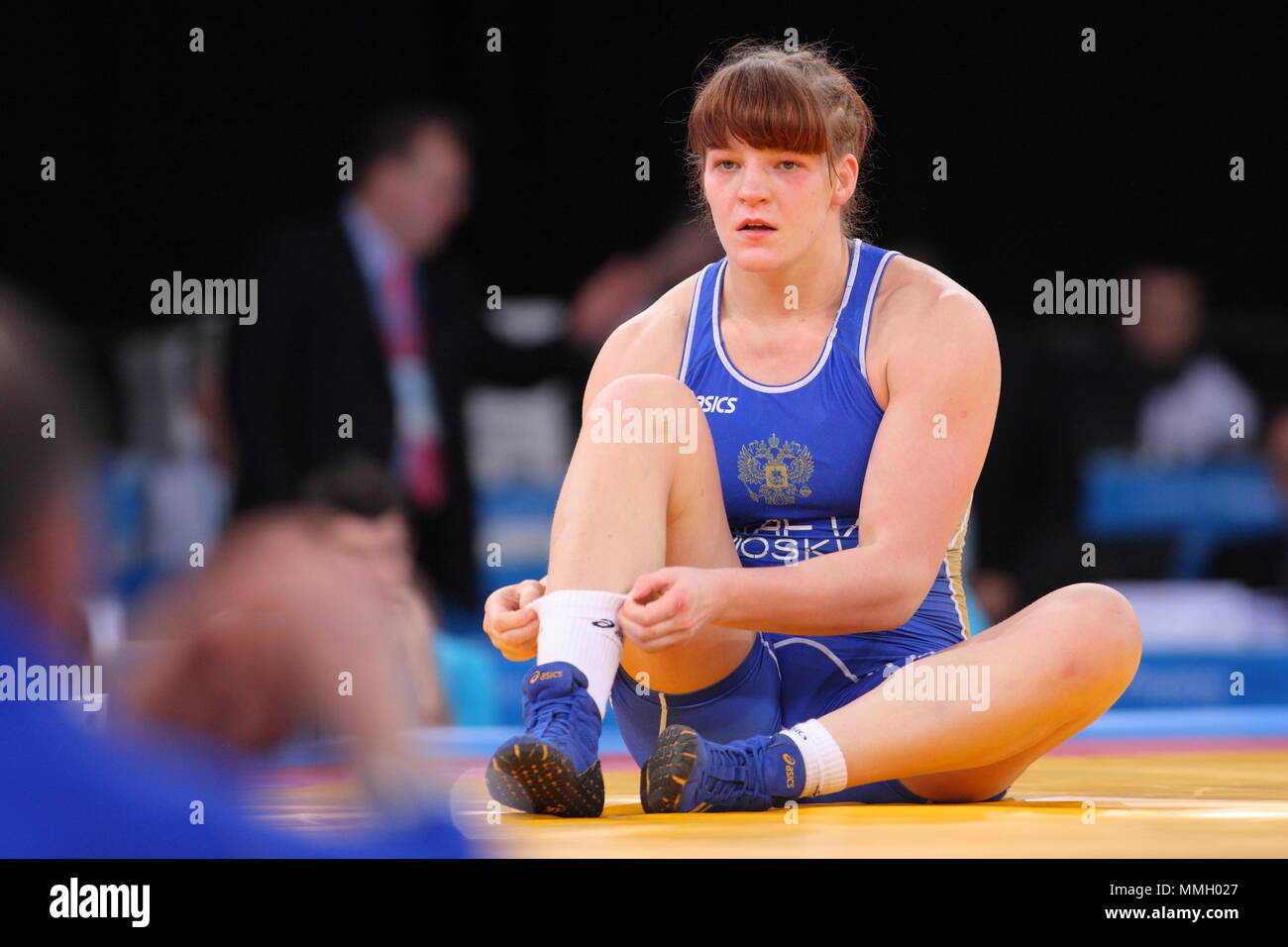 Female wrestling pin hi-res stock photography and images - Alamy