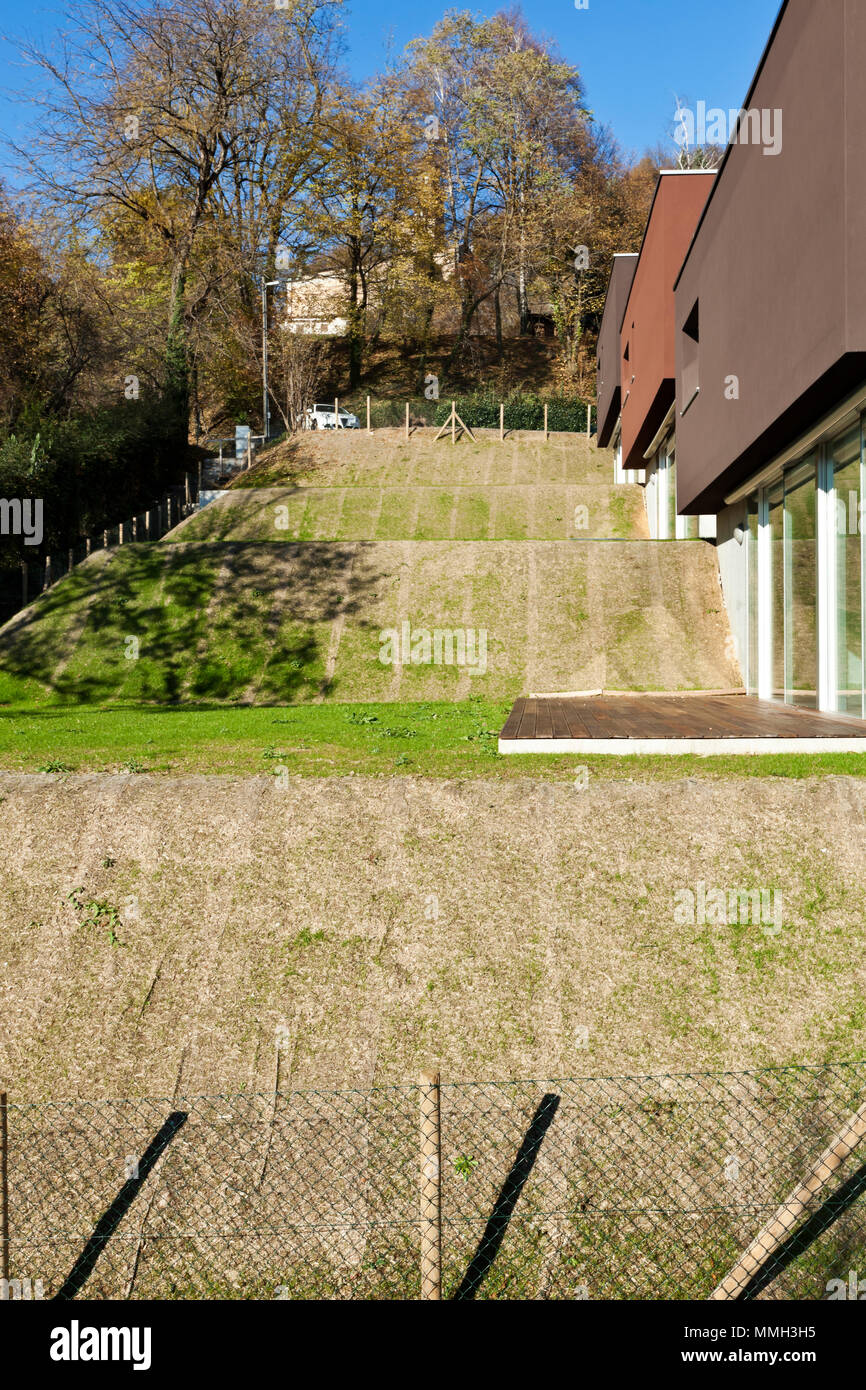 Sloping ground hi-res stock photography and images - Alamy