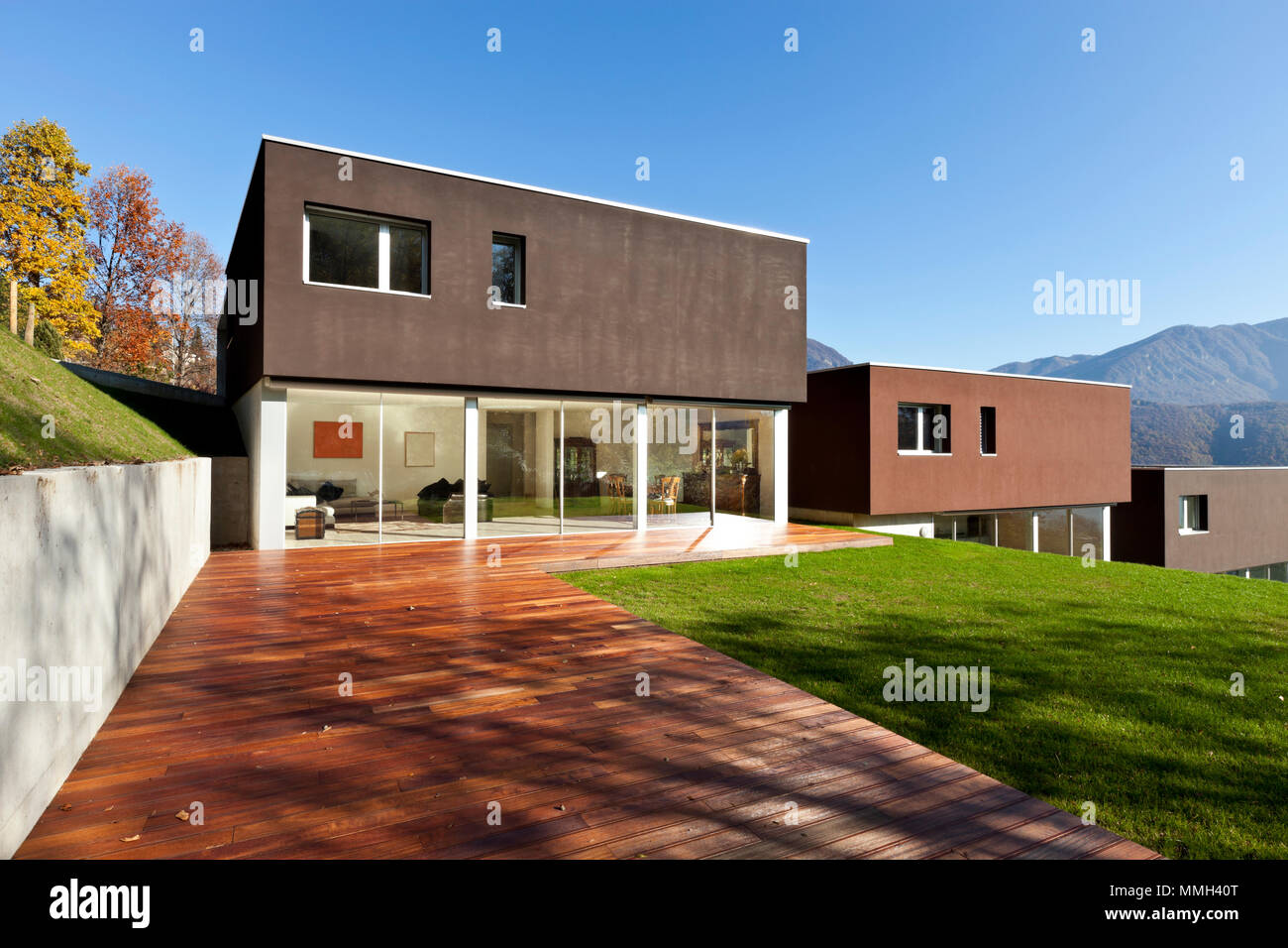 Outdoor reflection houses hi-res stock photography and images - Alamy