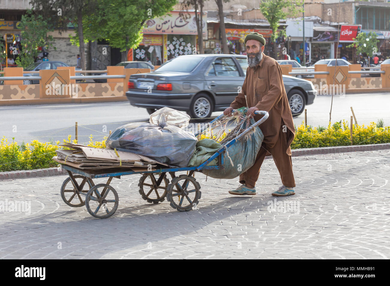 Streets of shiraz hi-res stock photography and images - Alamy