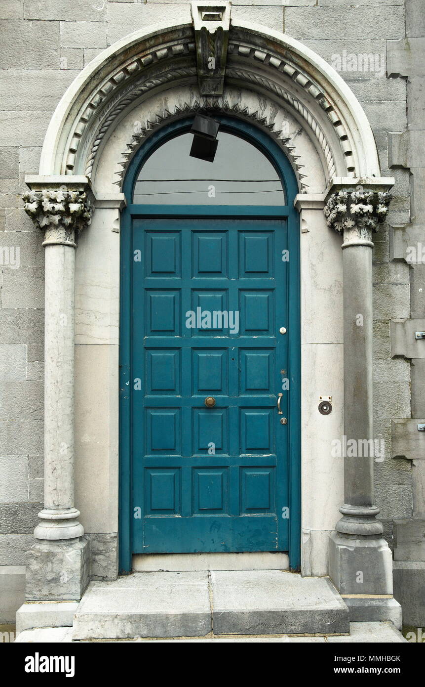 Irish romanesque architecture hi-res stock photography and images - Alamy