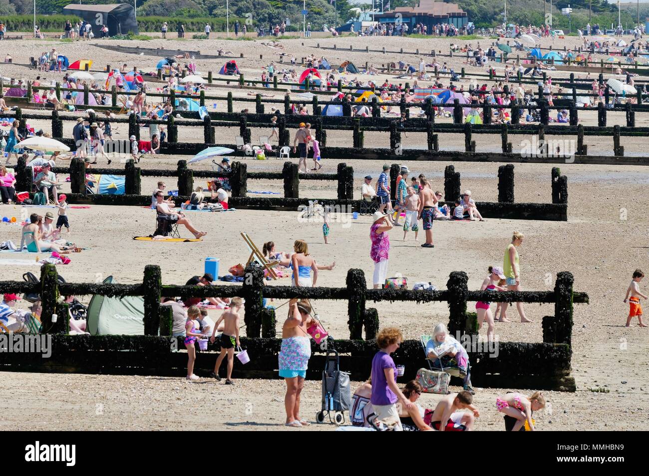 Crowded littlehampton beach on hot hi-res stock photography and images ...