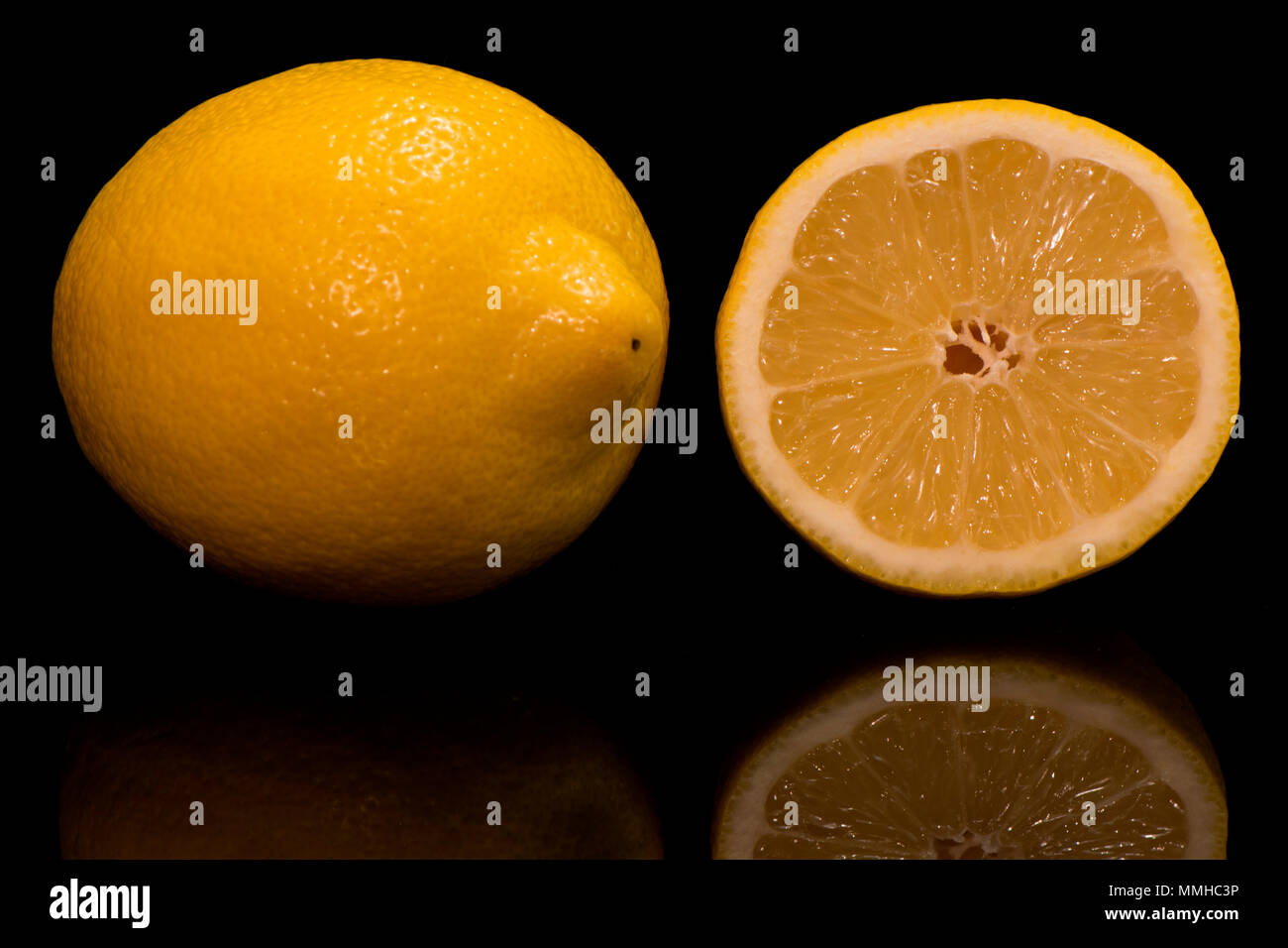 Lemon cut in half hi-res stock photography and images - Alamy