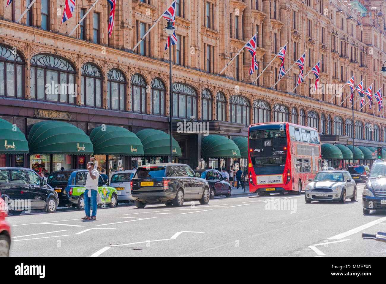 Harrods a luxury department store on brompton road hi-res stock ...