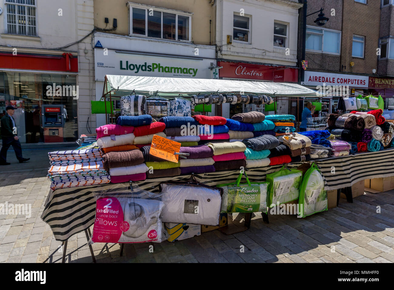 Pontefract market hi-res stock photography and images - Alamy
