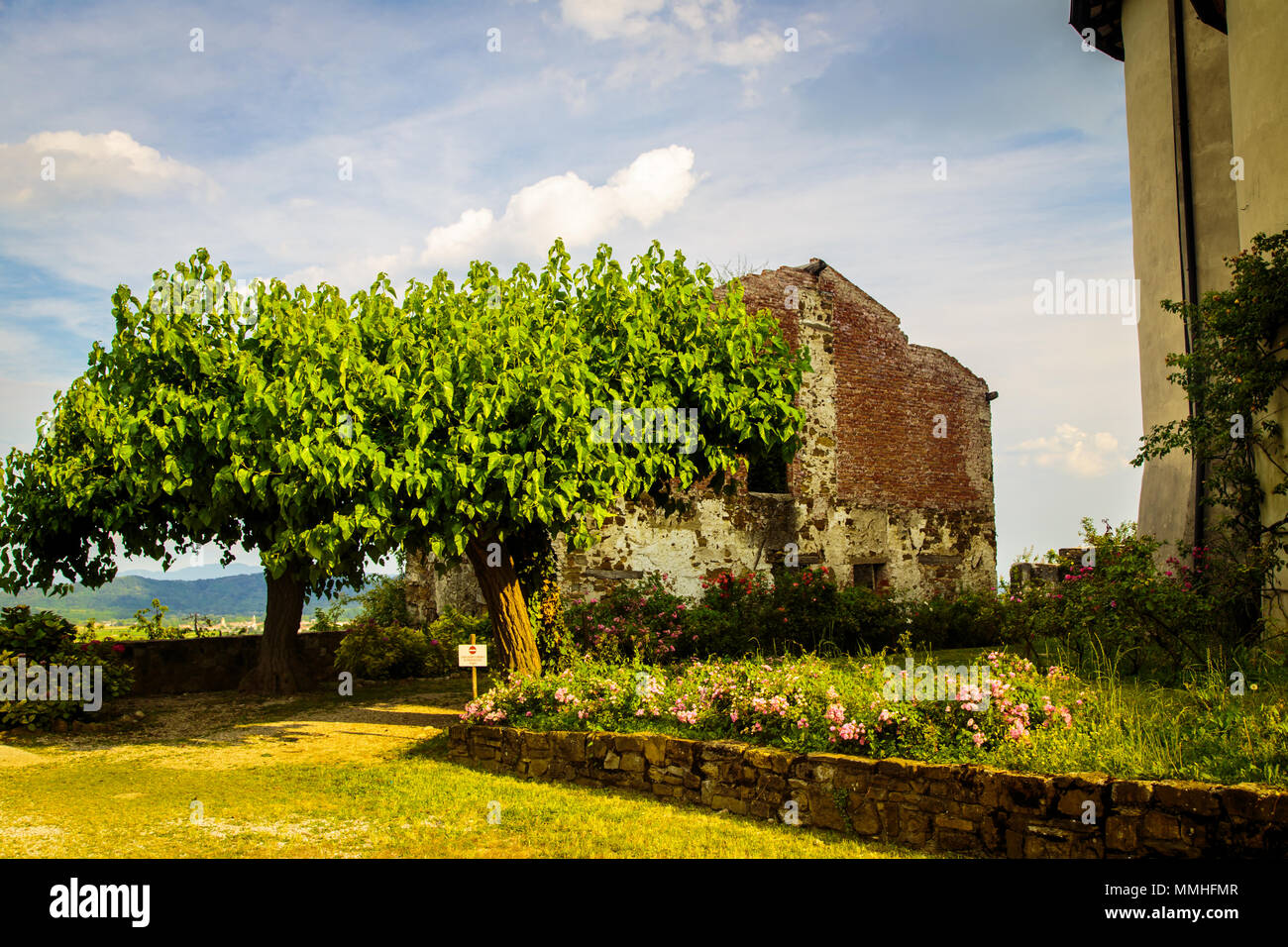 An old farm in the italian countryside with flowers in its garden Stock ...