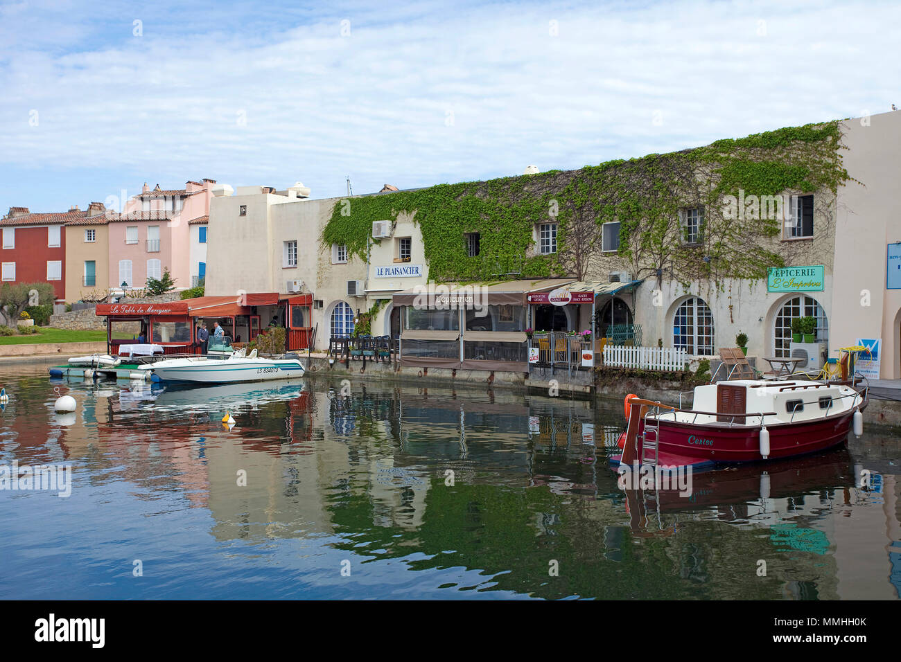 Port Grimaud, lagoon city at Gulf of Saint-Tropez, Cote d'Azur, South ...