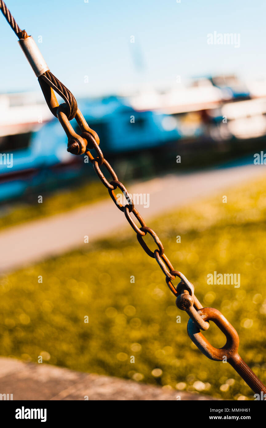 Rusty iron chain Stock Photo - Alamy