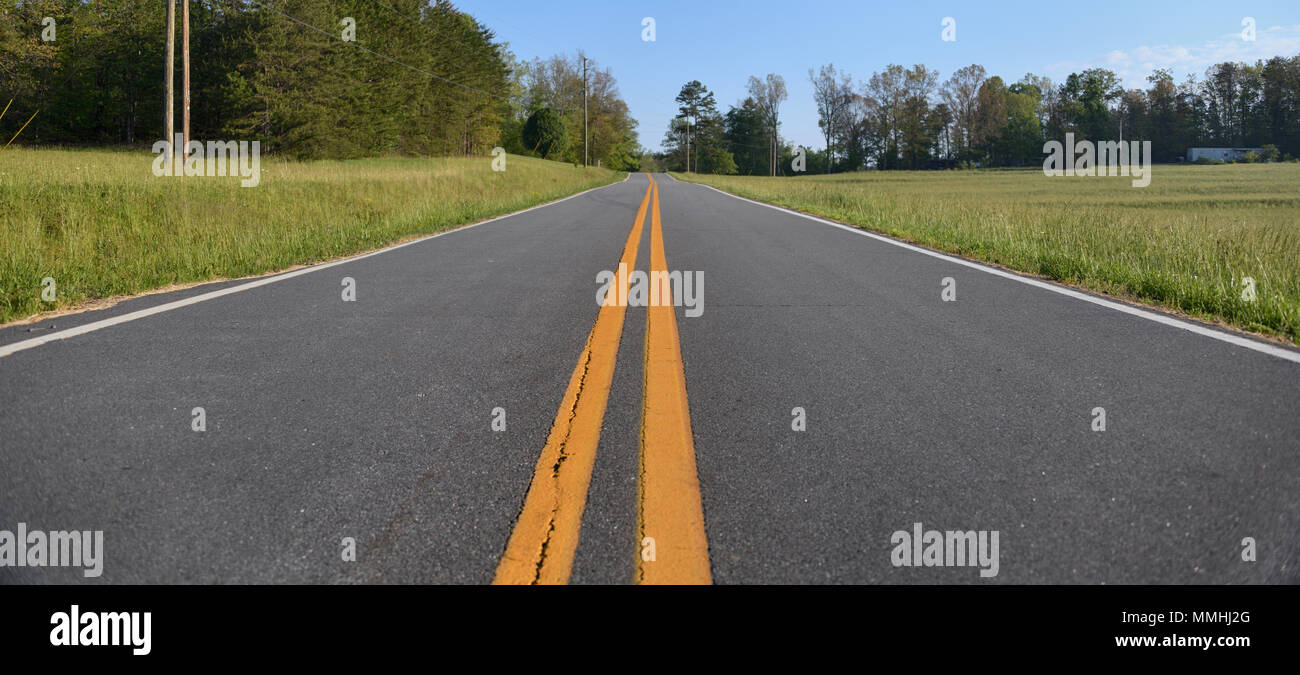 Rural back road hi-res stock photography and images - Alamy