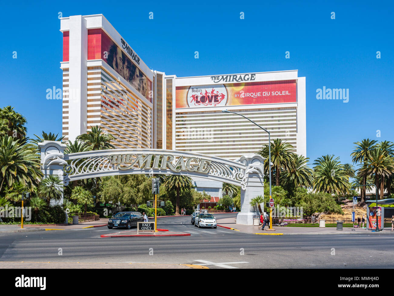 The Mirage Front Entrance The Last Cards Have Been Dealt As The Iconic