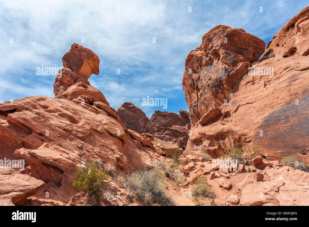 Balance rocks hi-res stock photography and images - Alamy