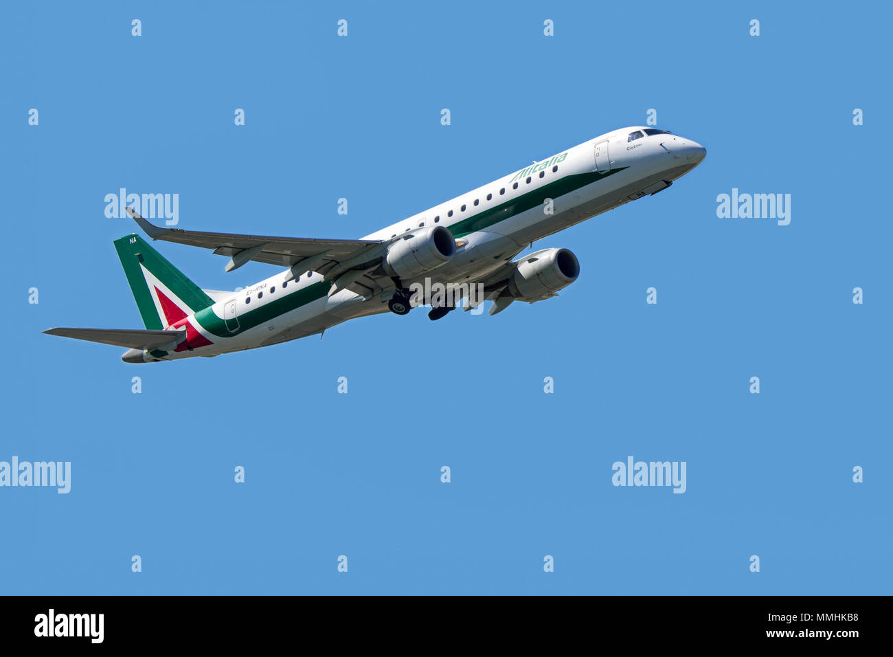 Embraer ERJ-190-100LR, narrow-body medium-range twin-engine jet ...