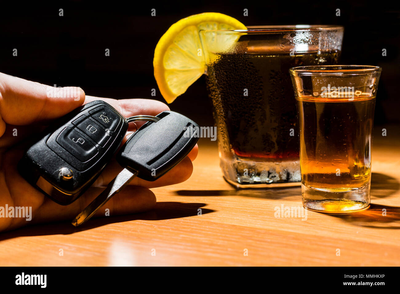 Hand keys table hi-res stock photography and images - Alamy