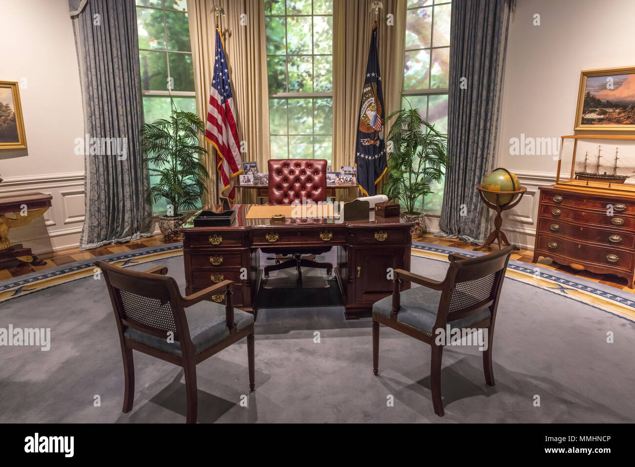 George h w bush oval office hi-res stock photography and images - Alamy
