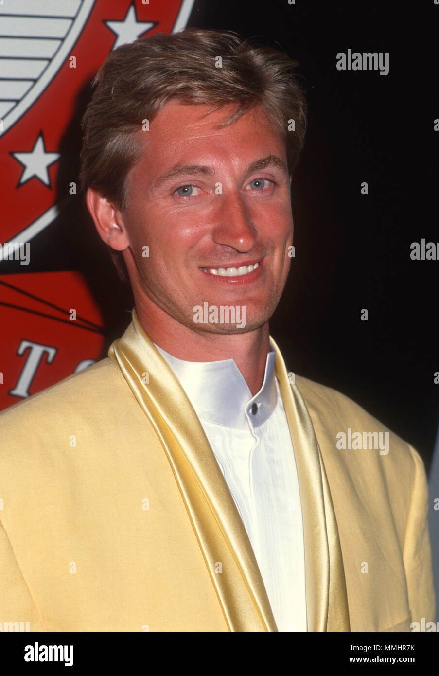 UNIVERSAL CITY, CA - JUNE 25: Ice Hockey player Wayne Gretsky attends ...