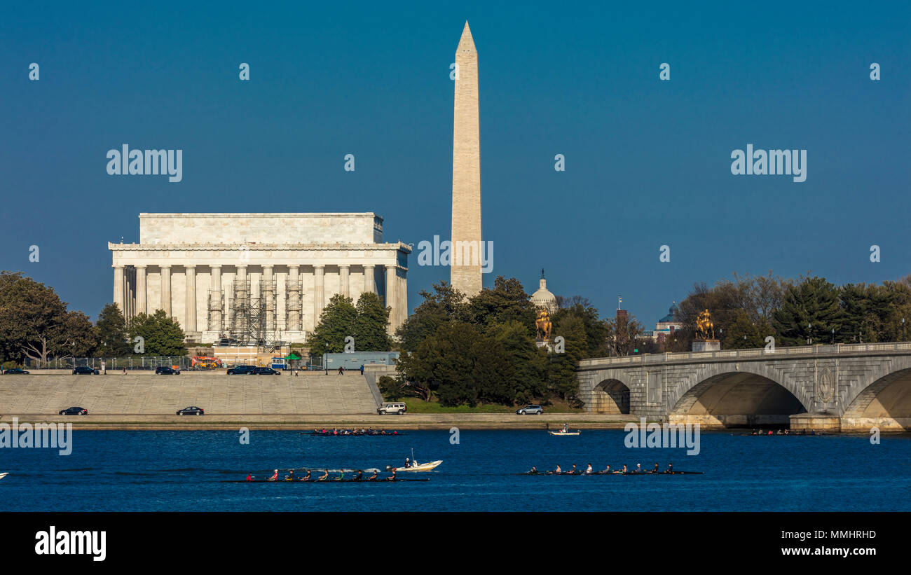 APRIL 10, 2018 - WASHINGTON D.C. - Memorial Bridge spans Potomac River ...
