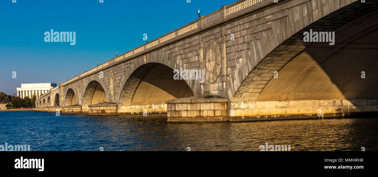 APRIL 10, 2018 - WASHINGTON D.C. - Memorial Bridge spans Potomac River ...