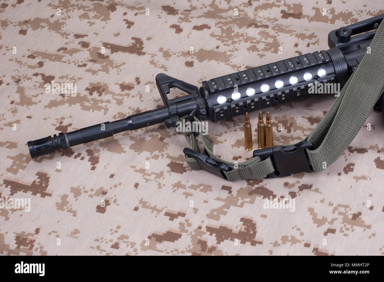 m4 carbine on camouflage uniform Stock Photo - Alamy
