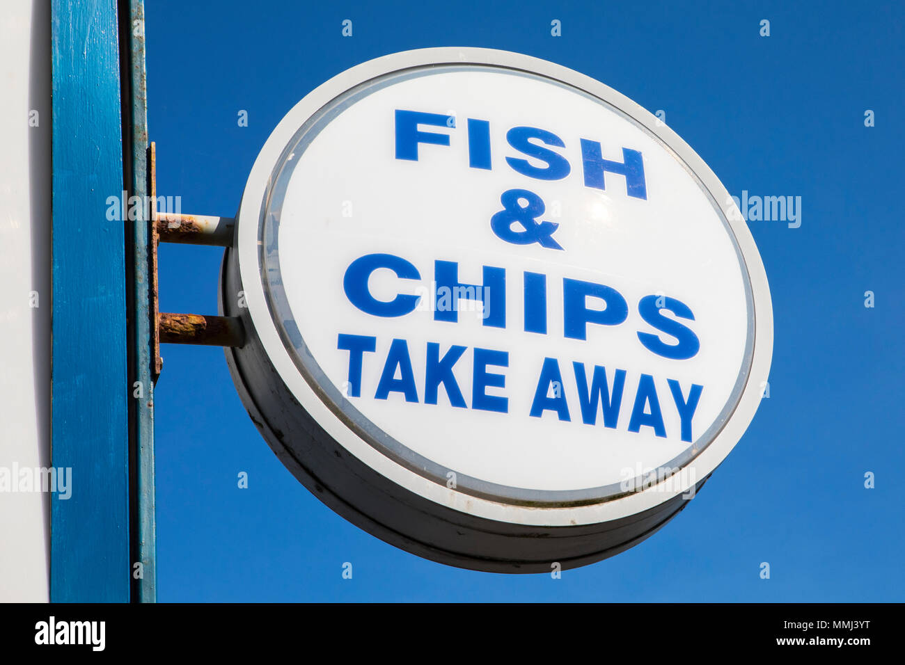 Traditional fish chips sign outside hi-res stock photography and images ...