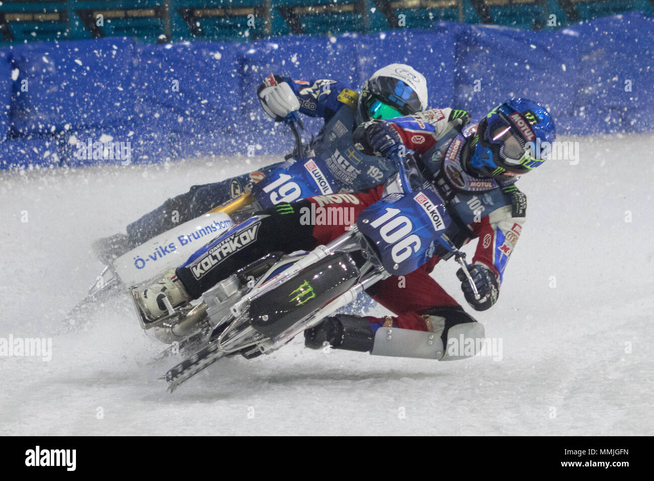 Gravel skid slide hi-res stock photography and images - Alamy