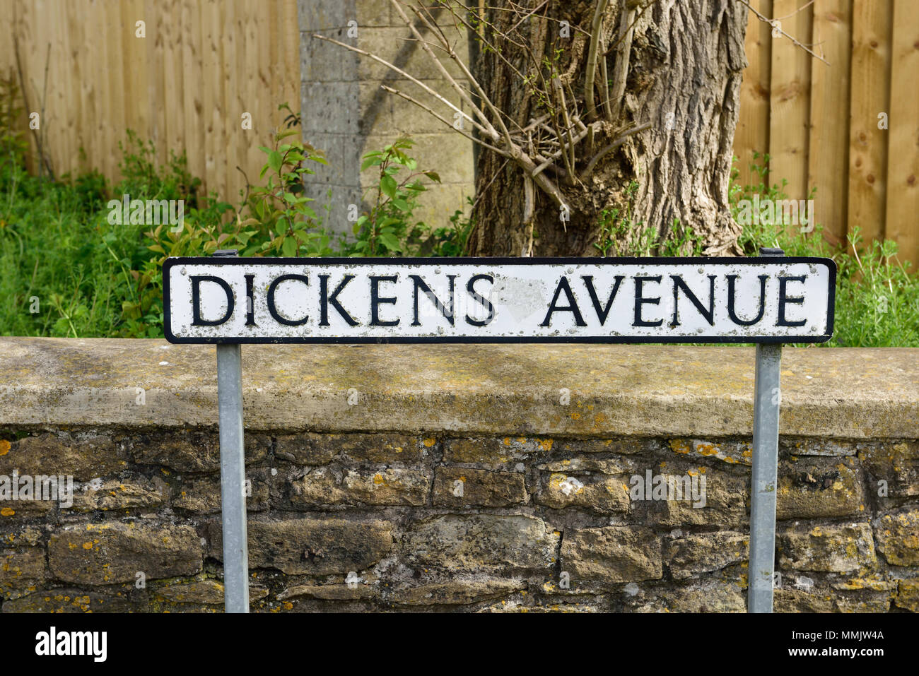 Sign dickens hi-res stock photography and images - Alamy