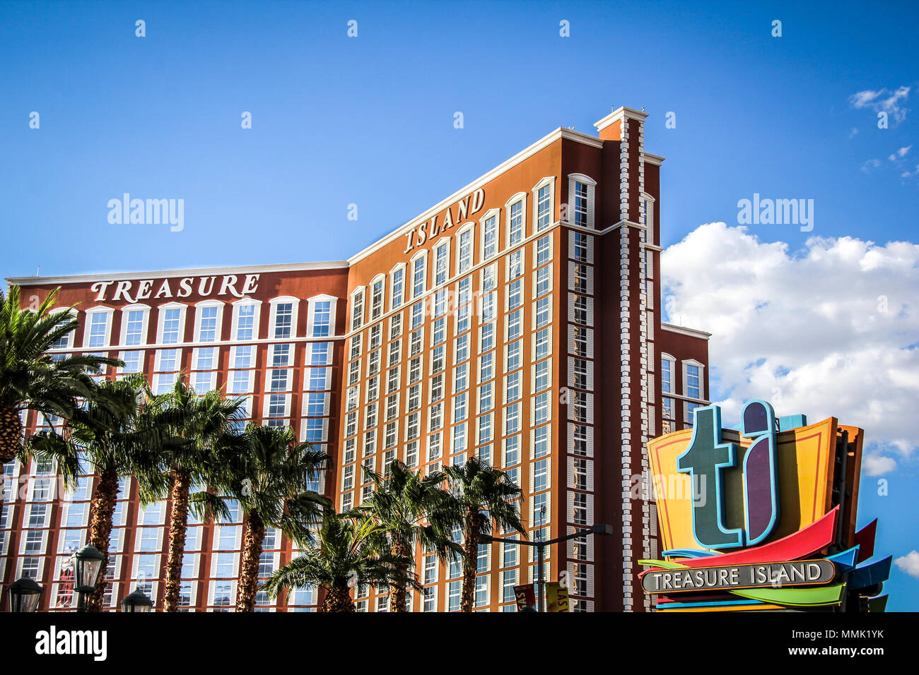 Treasure island pirate show hi-res stock photography and images - Alamy