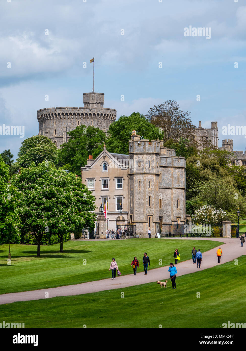 Windsor castle exterior long walk hi-res stock photography and images ...