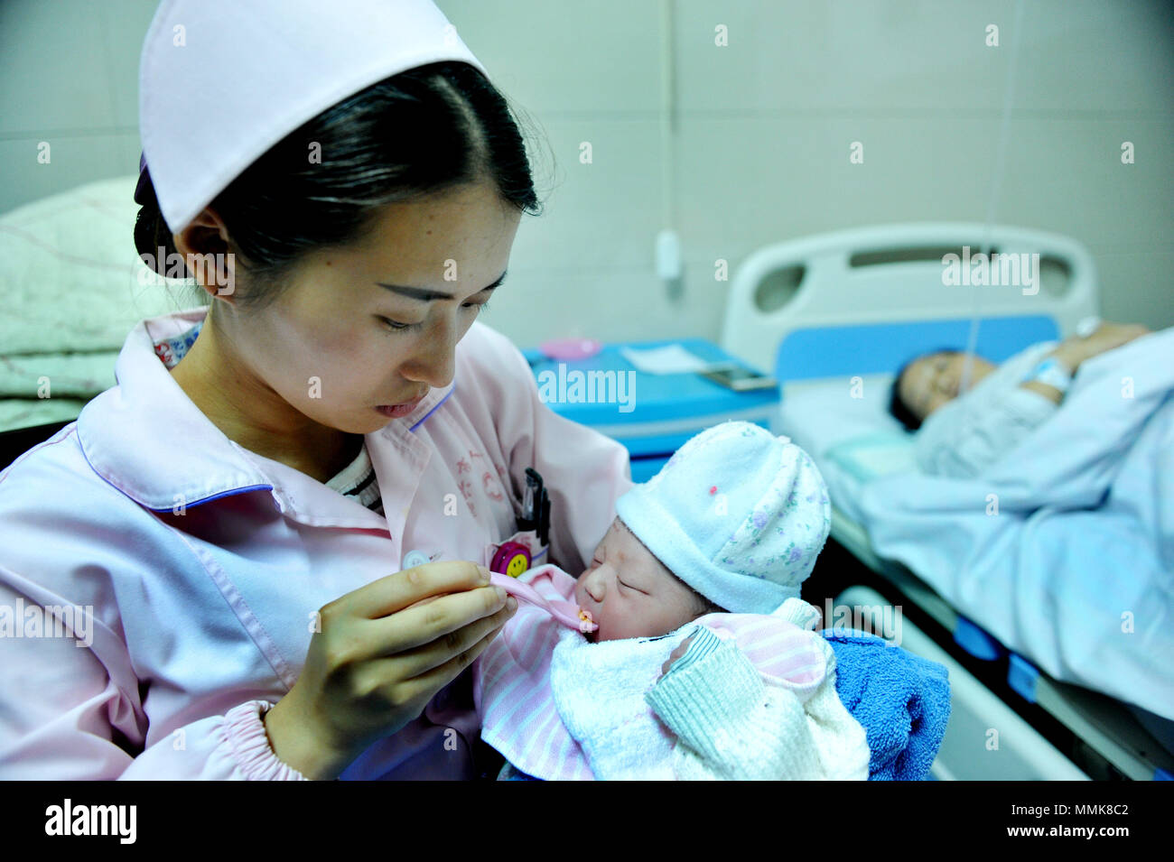 Dexing, China's Jiangxi Province. 11th May, 2018. Nurse Dang Shuo ...