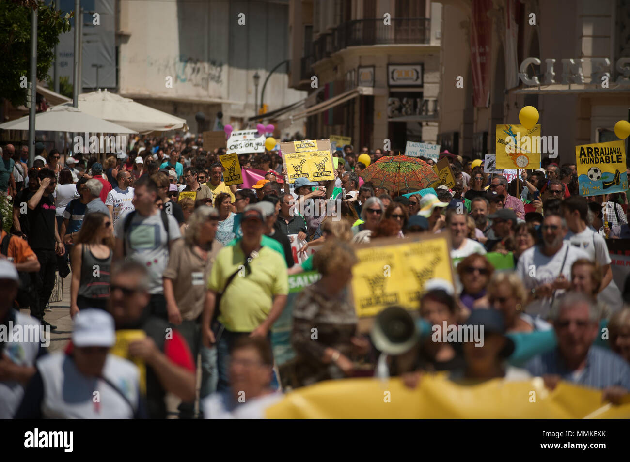 Demonstration against overcrowding hi-res stock photography and images ...