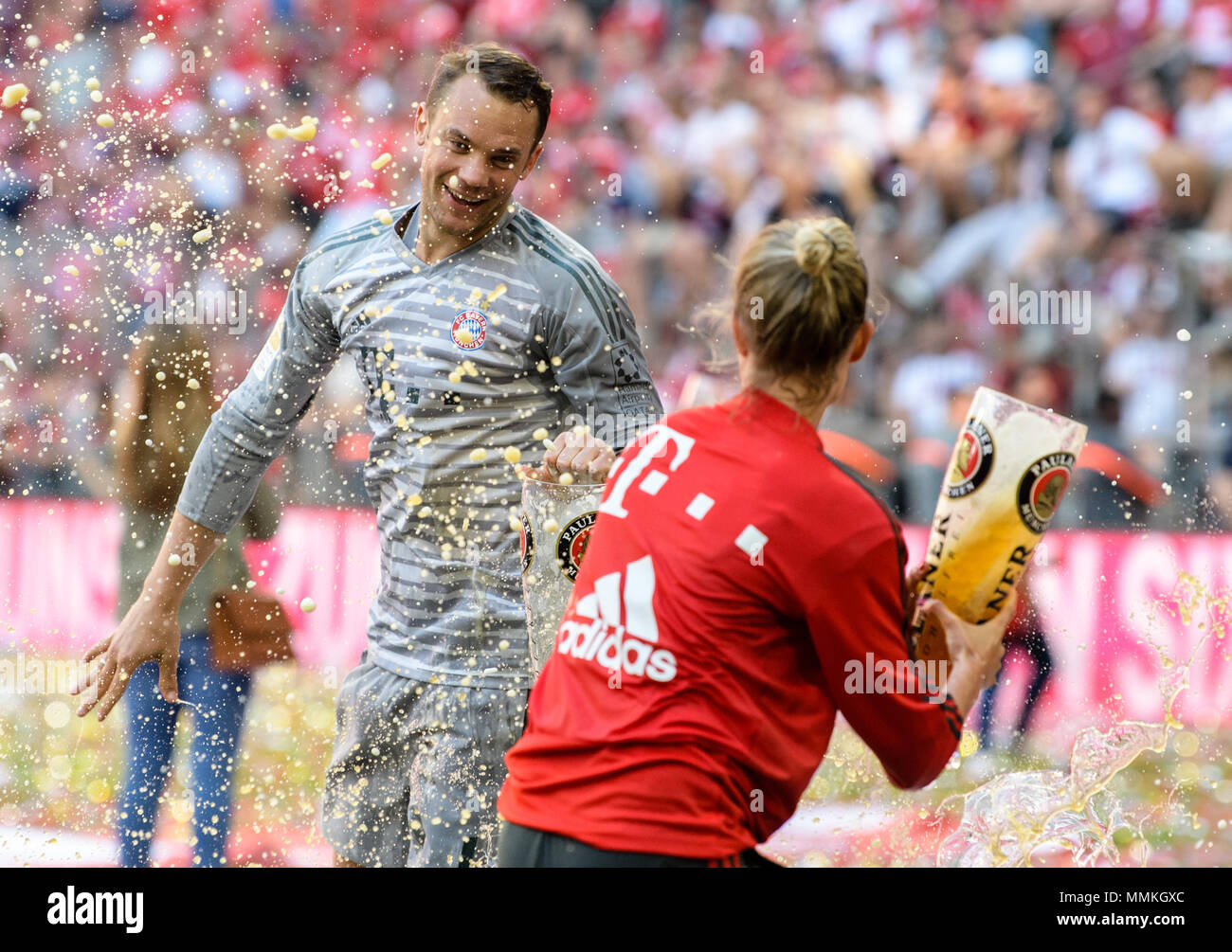 R showers hi-res stock photography and images - Alamy