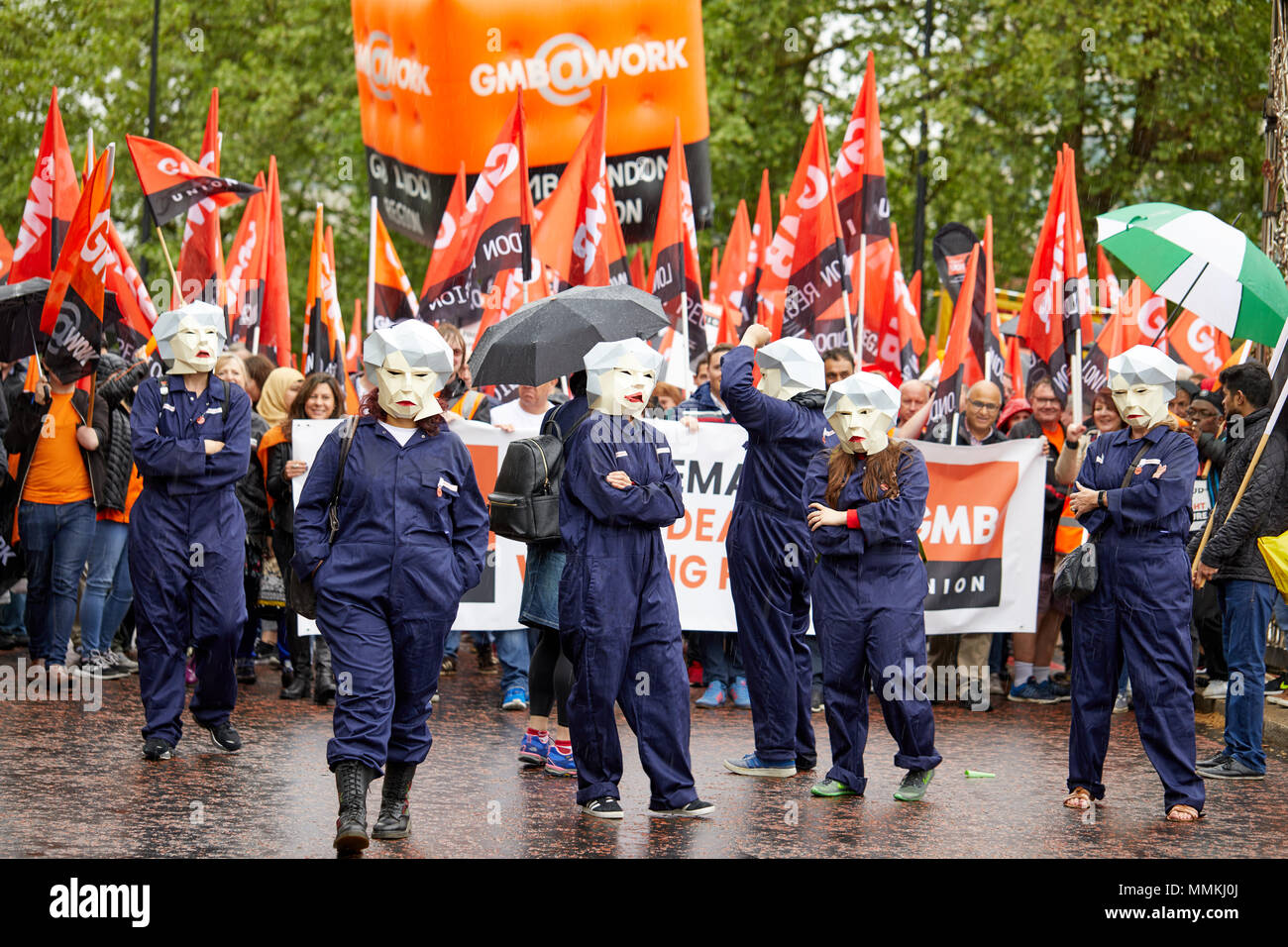 Marchers with masks hi-res stock photography and images - Alamy