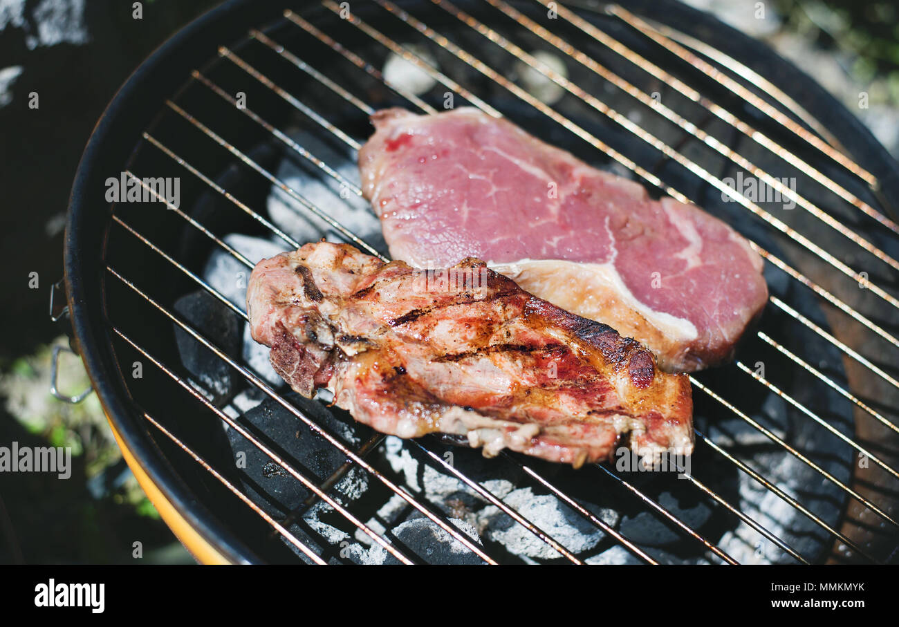 Pig on the grill hi-res stock photography and images - Alamy