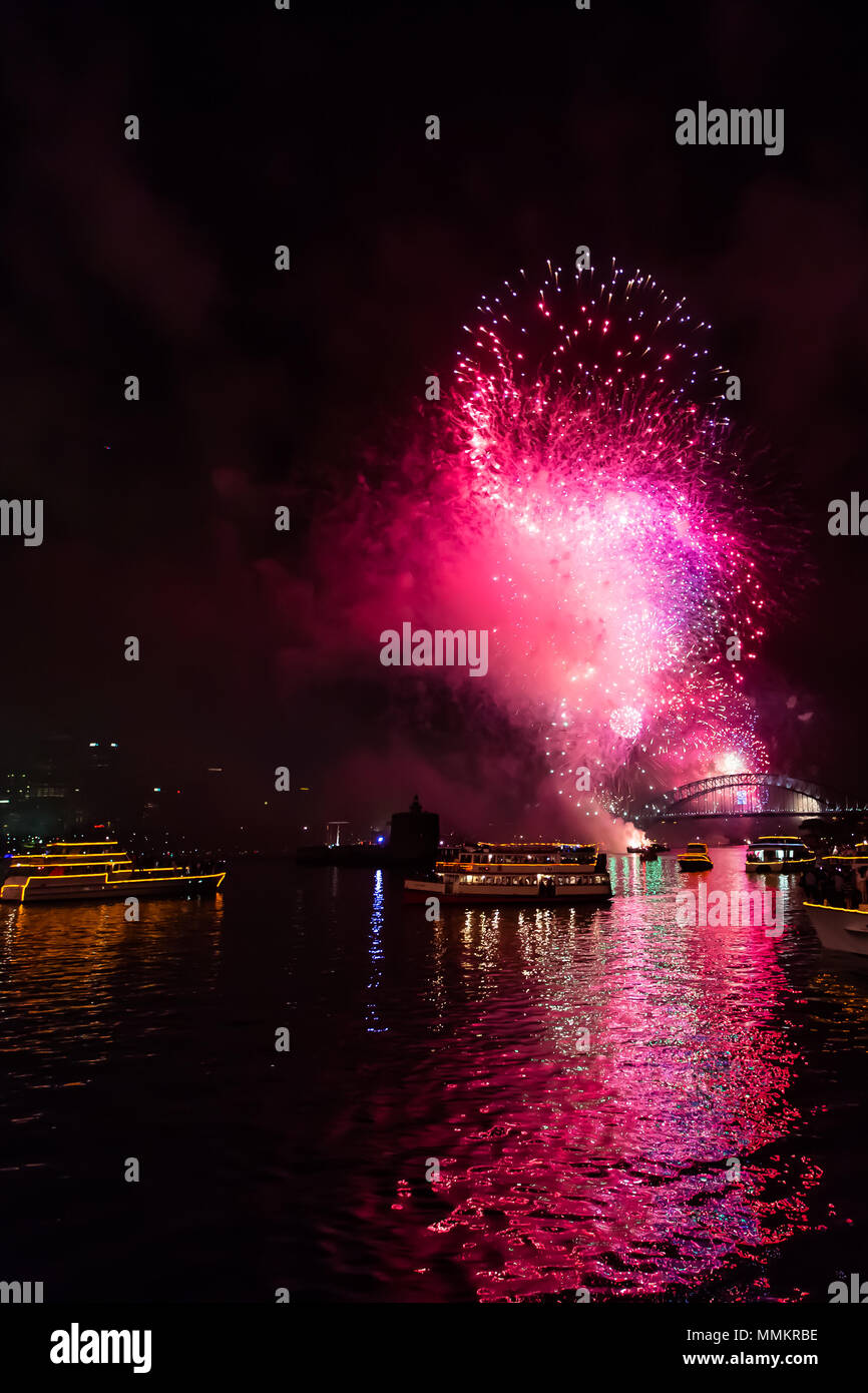 Sydney, Australia - January 1, 2015: Spectacular midnight fireworks to ...