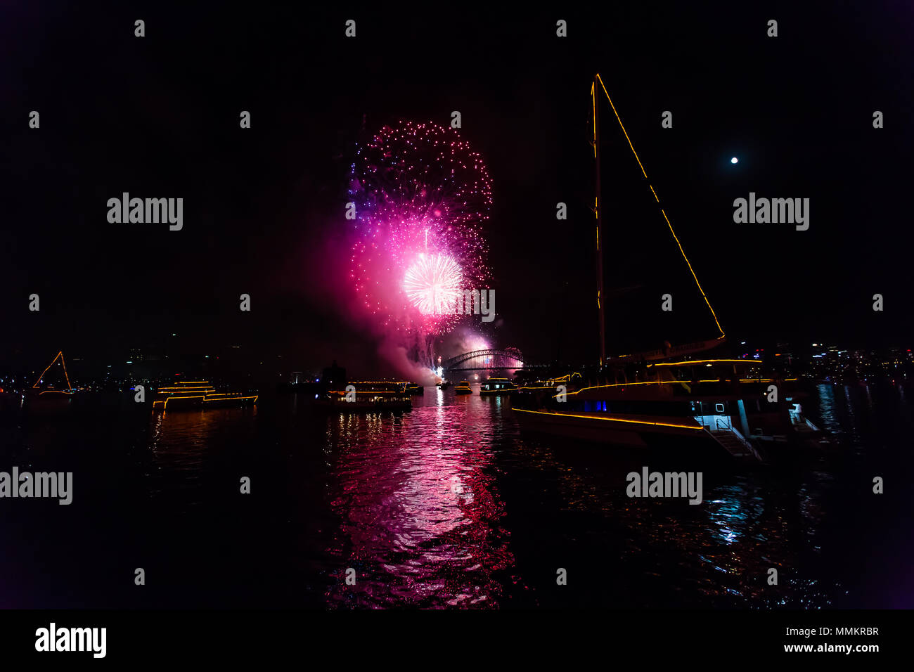 Sydney, Australia - January 1, 2015: Spectacular midnight fireworks to ...