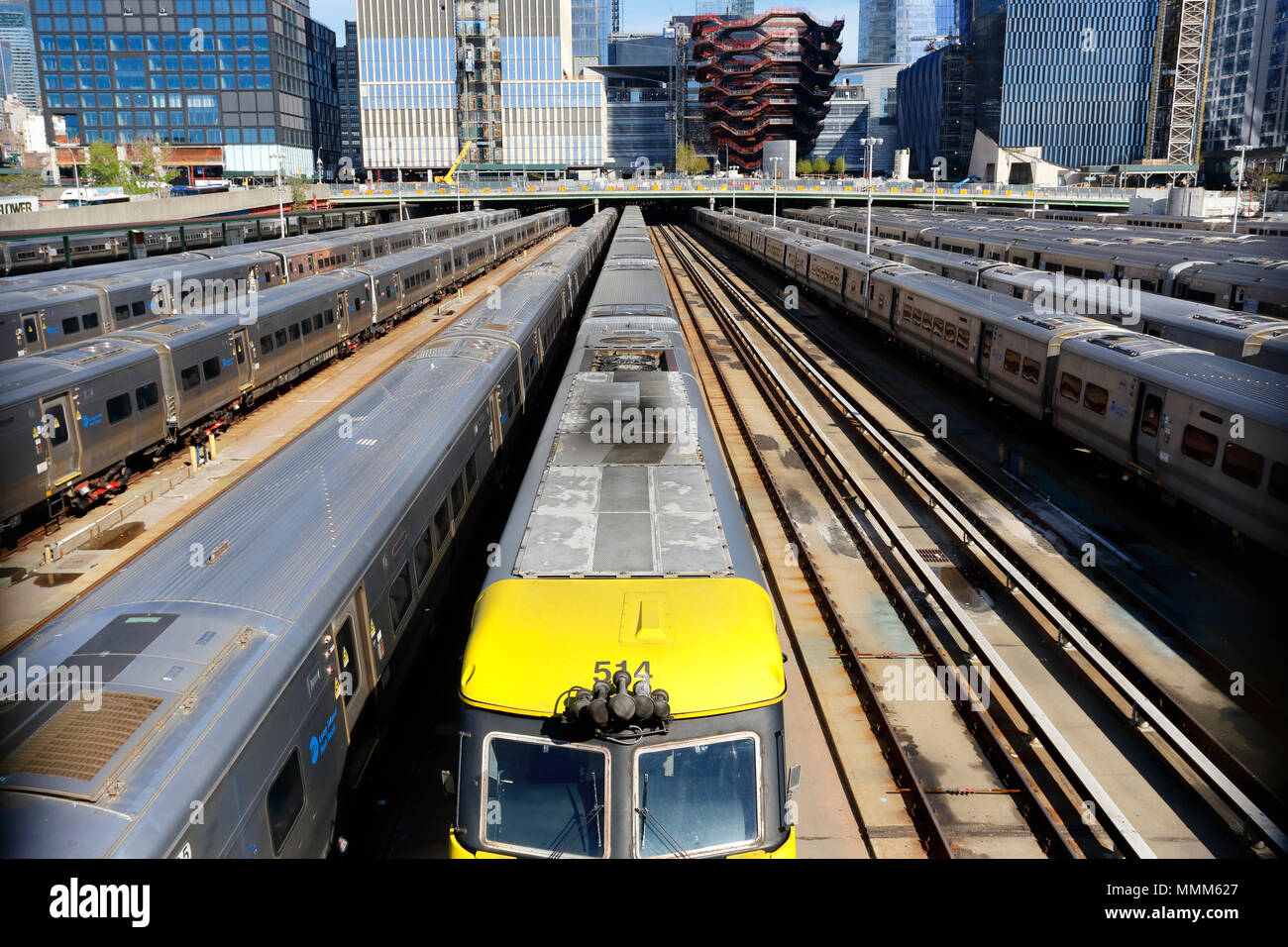 Hudson yards trains hi-res stock photography and images - Alamy